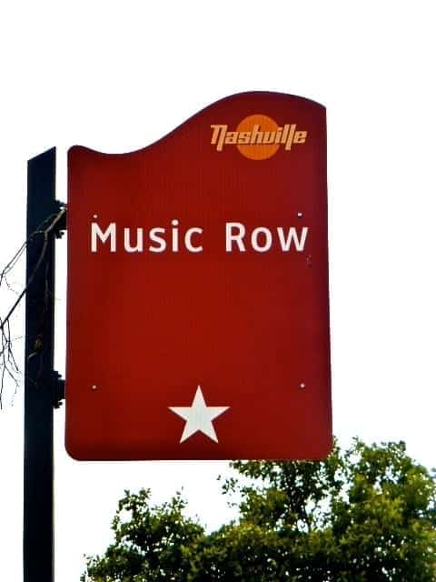 Music Row, Nashville, TN - Phyl On The Go